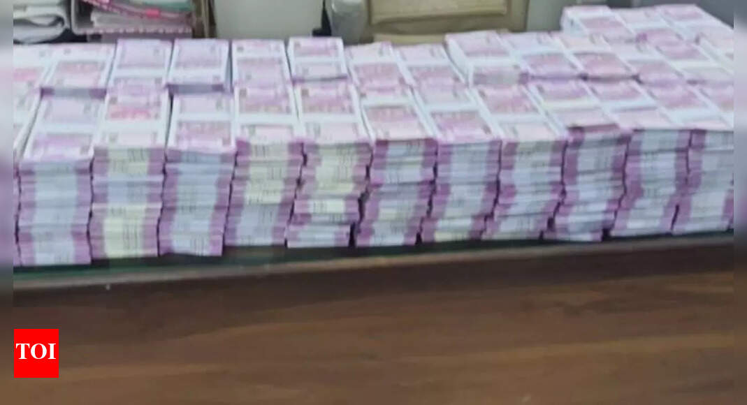 Mumbai: Fake notes worth Rs 7 crore seized in Dahisar, 7 held | Mumbai ...