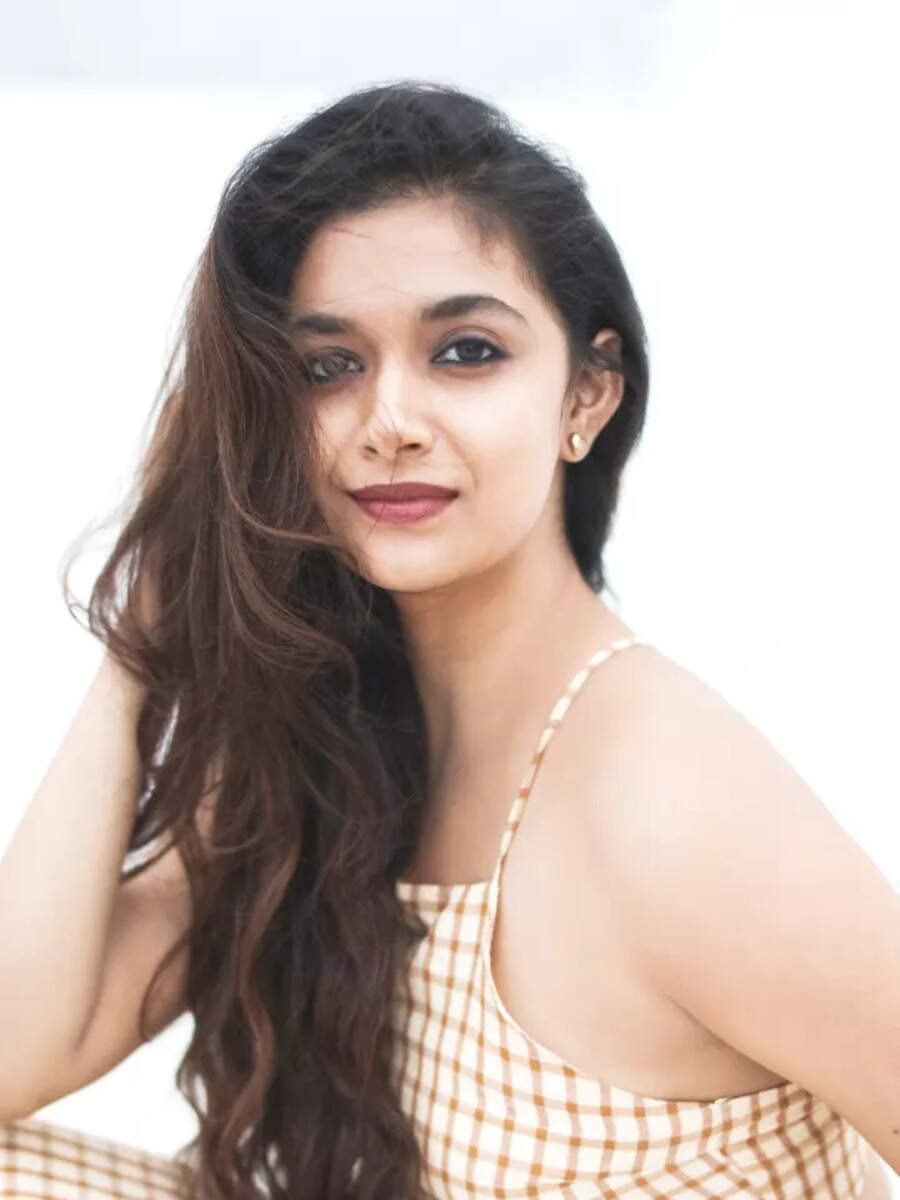 Keerthy Suresh Hairstyle Good Luck Sakhi Actress Keerthy Suresh S