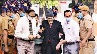 At 99, Ex-staffer Revisits Defence Mfg Hub On R-day | Mumbai News ...