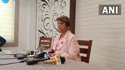 Suman Toor: Navjot Singh Sidhu abandoned our old mother, alleges Sidhu ...