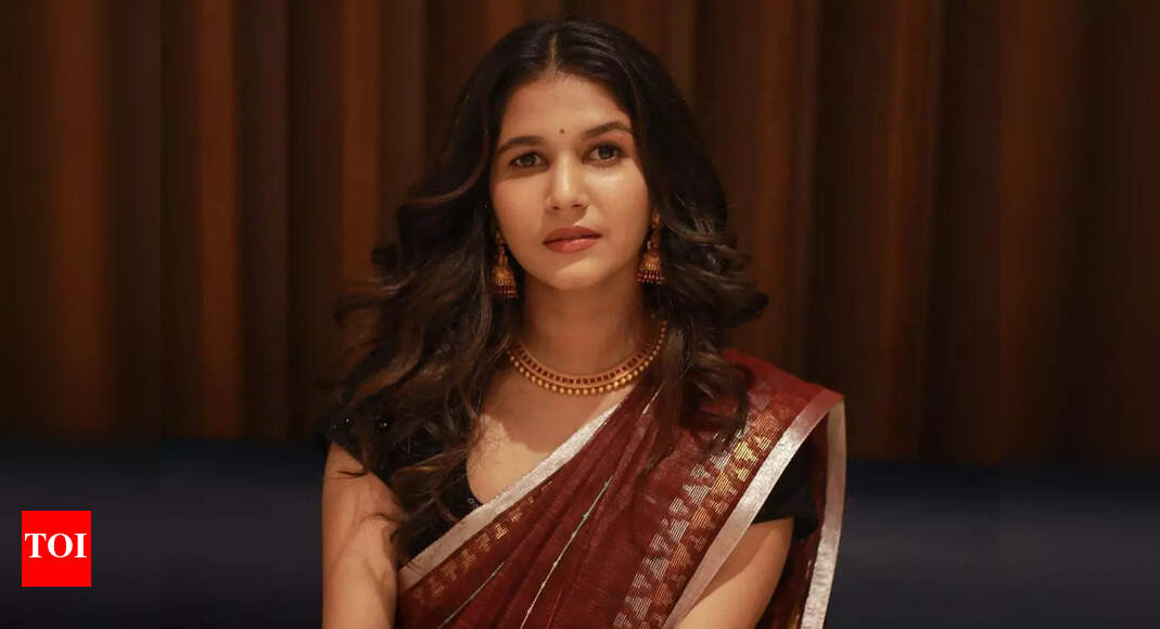 Erivum Puliyum fame Juhi Rustagi: This family keeps me happy and helps ...