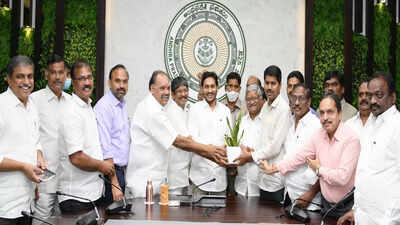 YS Jaganmohan Reddy granted best package for employees: Sajjala Ramakrishna Reddy | Amaravati ...