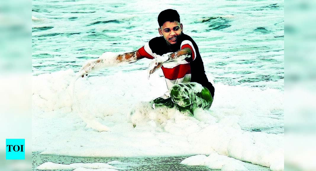 Toxic Foam Triggered By Sewage Outflow Covers Marina Beach | Chennai ...