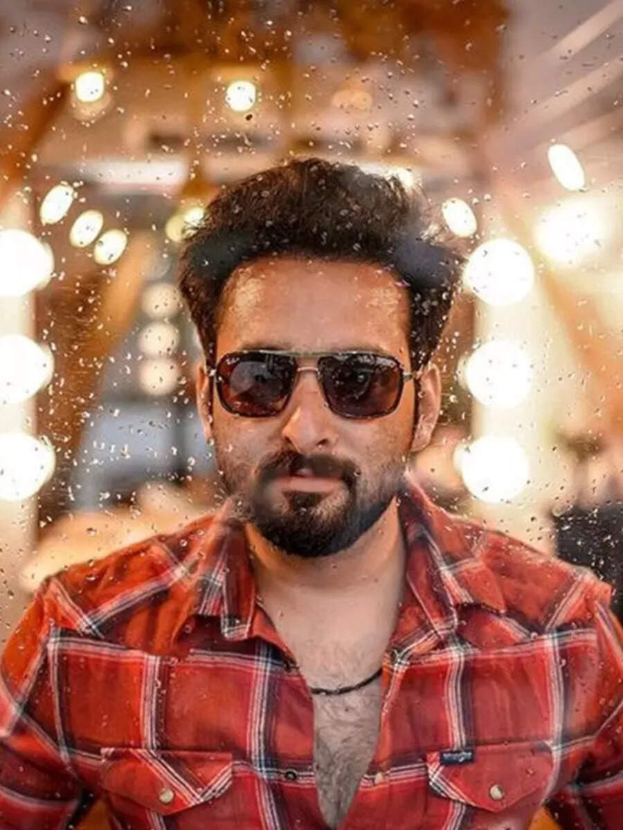 Dapper looks of Noobin Johny | Times of India