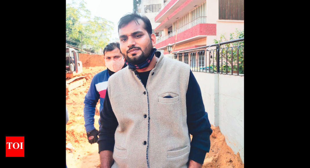 Armed Goons Use Bank Staff’s Scooter To Flee | Jaipur News - Times of India