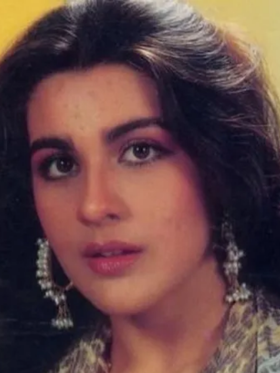Rare photos of Amrita Singh that define ethereal beauty | Zoom TV
