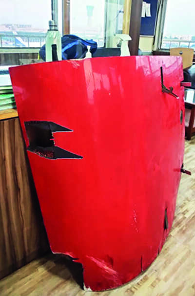 Alliance Air: Aircraft Takes Flight After Part Of Engine Cover Falls ...