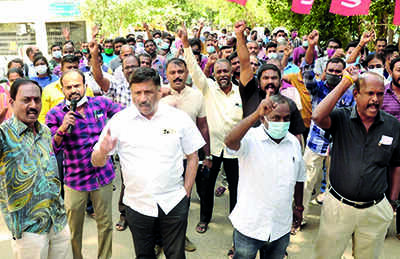 Srmu Protests Increase In Working Hours Of Loco Pilots | Madurai News ...