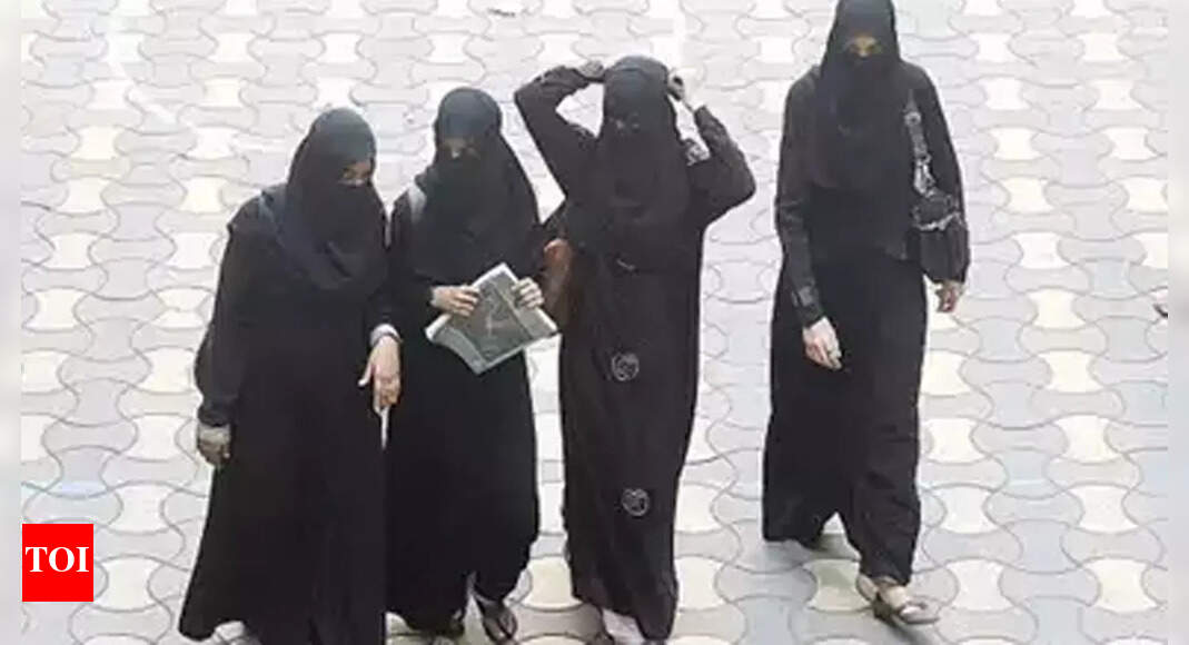 City Muslim Girl Says Institute Has Barred Burqa On Campus | Hyderabad ...