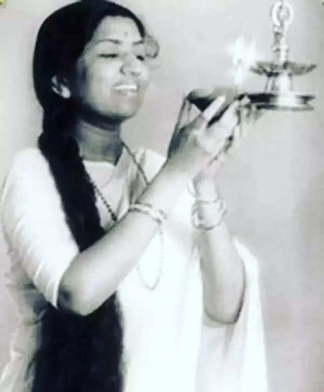 Lata Mangeshkar Photos | Lata Mangeshkar Images | Lata Mangeshkar ...
