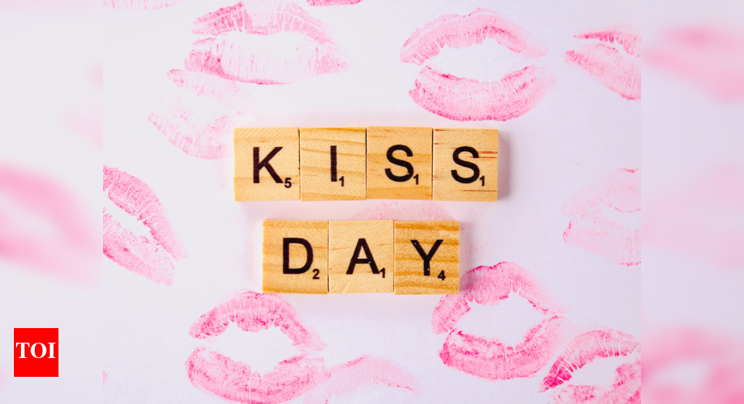 Happy Kiss Day 2022 Wishes Messages Quotes Images Greetings