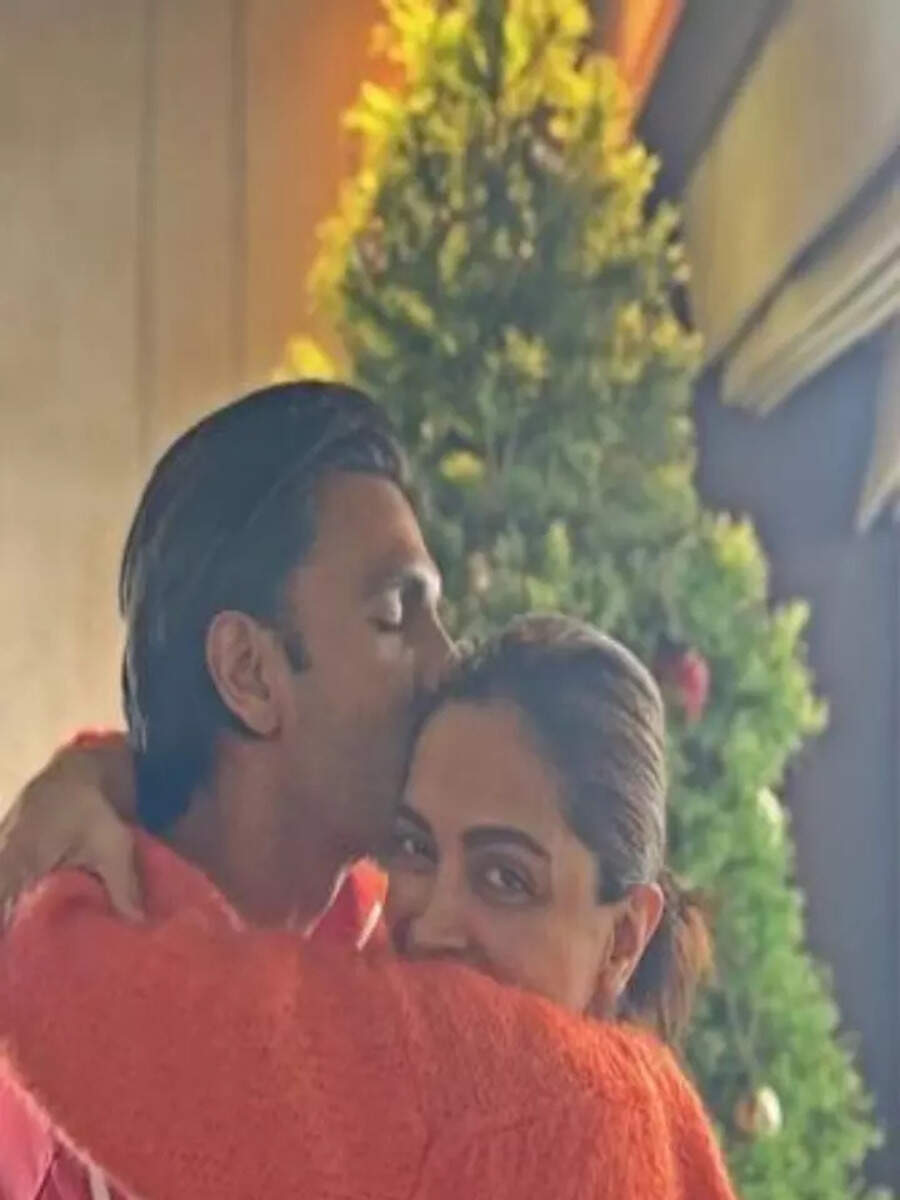 Cutest pics of Bollywood couples on Hug Day | Zoom TV