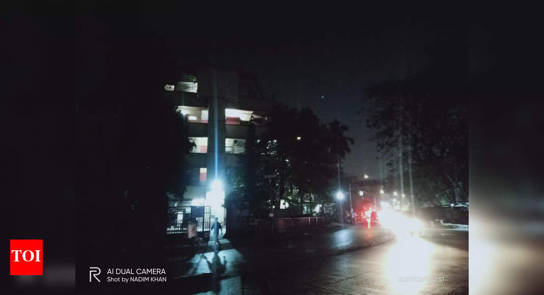 NO STREET LIGHTS ON ROAD SINCE LAST 2 WEEKS - Times of India