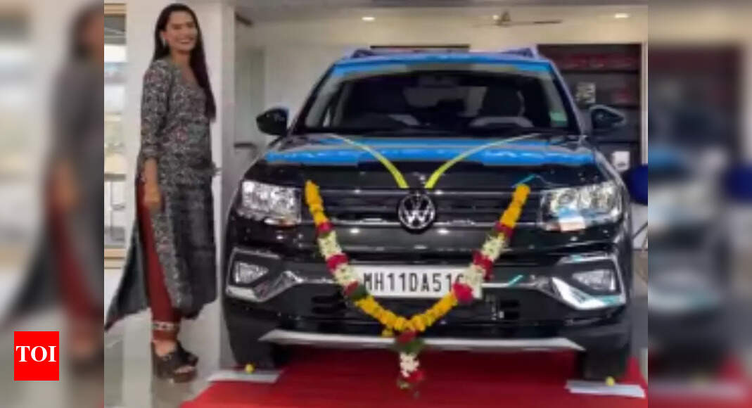 Man Jhala Bajinda fame Shweta Kharat buys a swanky car - The Times of India