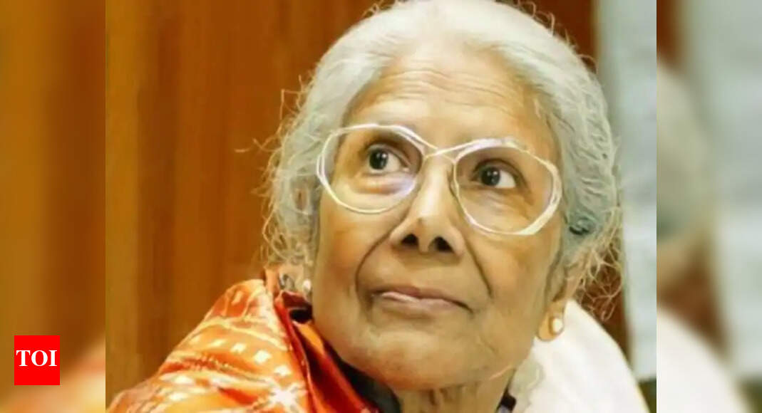Singer Sandhya Mukhopadhyay who refused Padma Shri Passes away ...
