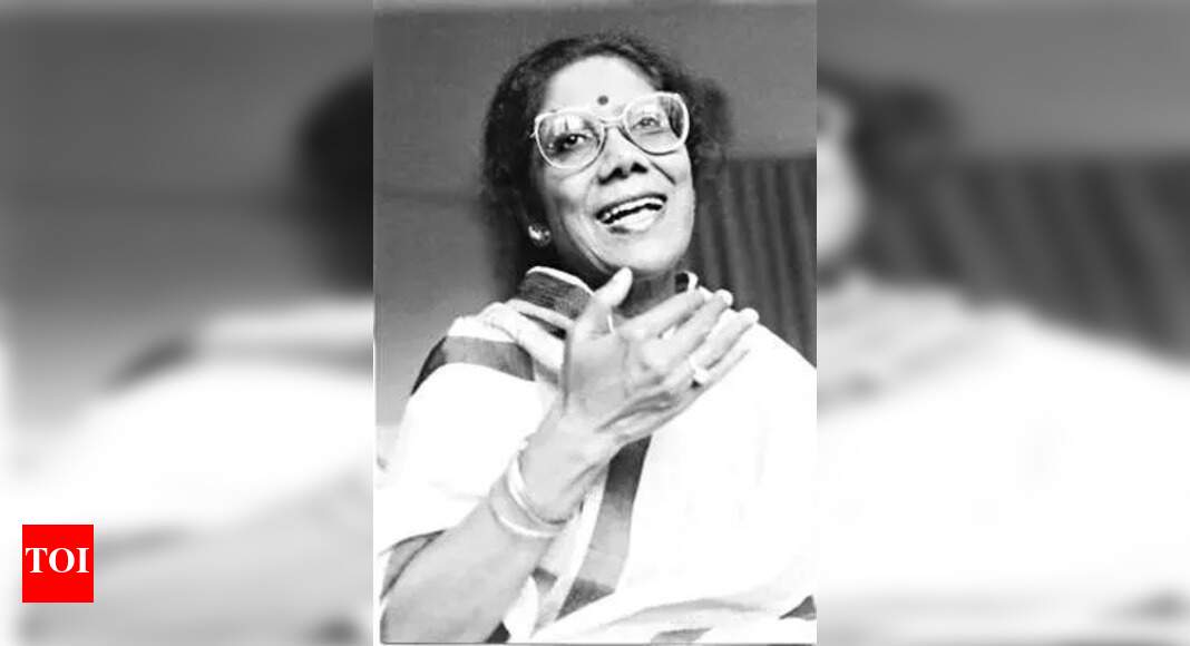 Tollywood mourns the demise of iconic singer Sandhya Mukhopadhyay ...