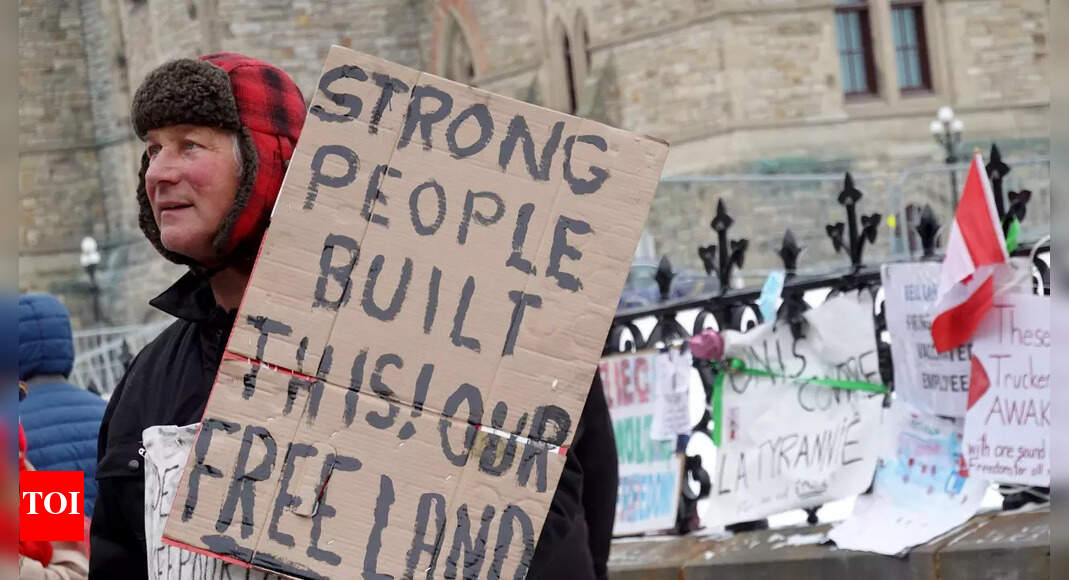Truckers end last US border blockade, but Ottawa ‘siege’ heats up ...