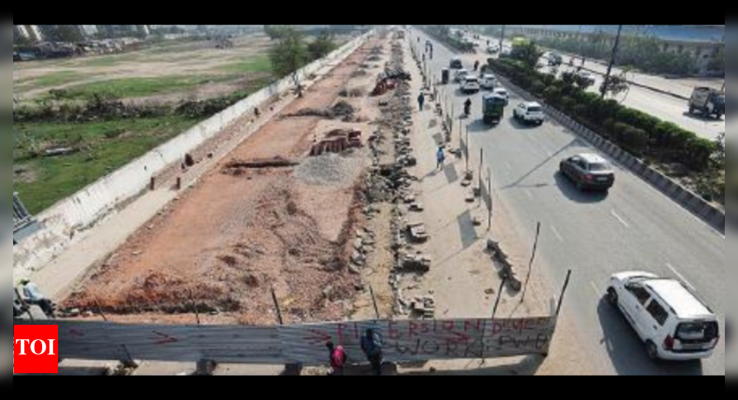 PWD road revamp project in Delhi hits hurdle | Delhi News - Times of India