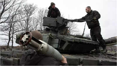 Russia News: Russian infantry units return from Crimea after drills ...