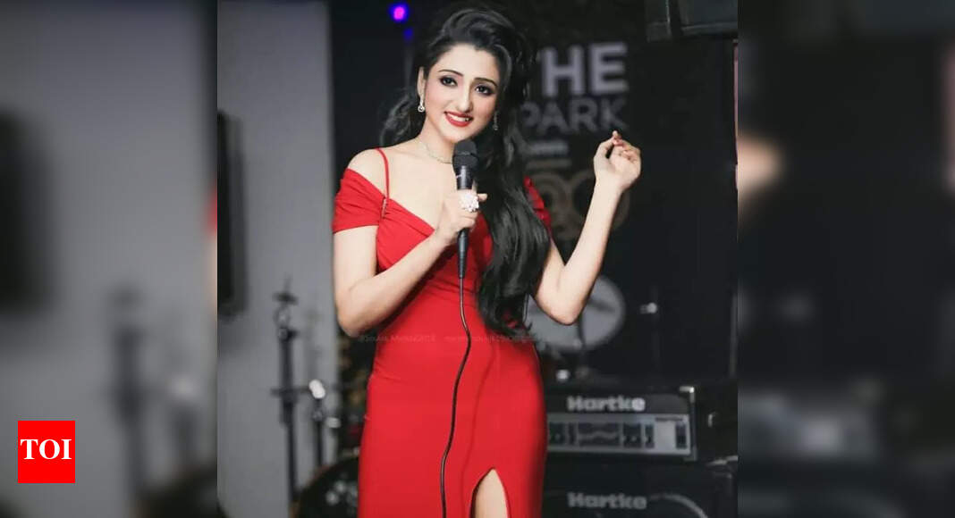 Actress-singer Vinita releases her song in a metaverse | Bengali Movie ...