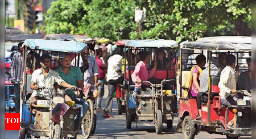 Delhi: Separate slow lane for e-rickshaws, bikes among directions to ...