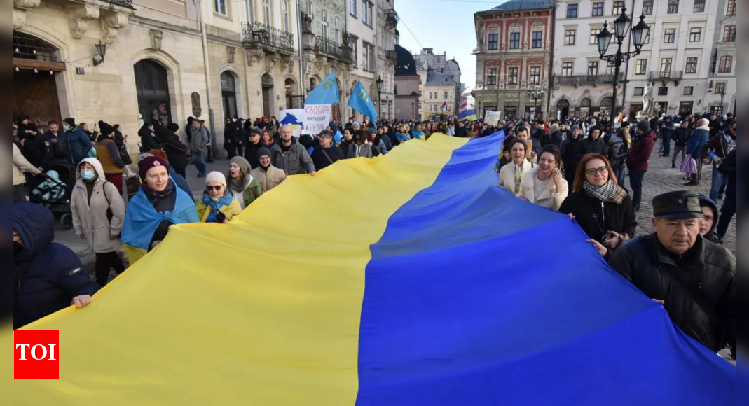 Ukraine: Ukraine urges West to back 'shield' against Russia after ...
