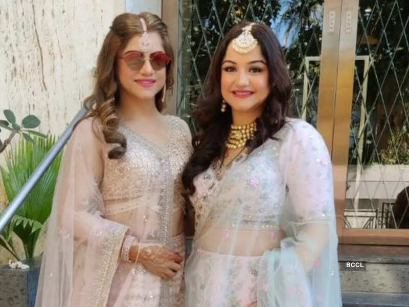 Actresses Muskaan and Rishika Mihani attend brother Vishal’s wedding ...