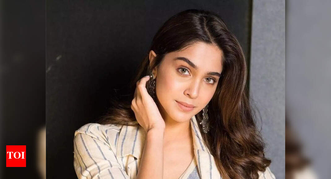 Sharvari: Sharvari: Hope I get to dance next to Madhuri Dixit someday ...