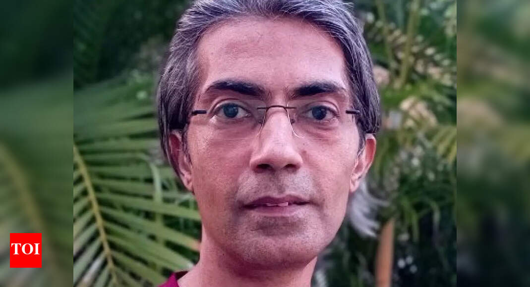 Ajith's younger brother Anil on watching 'Valimai' FDFS | Tamil Movie ...