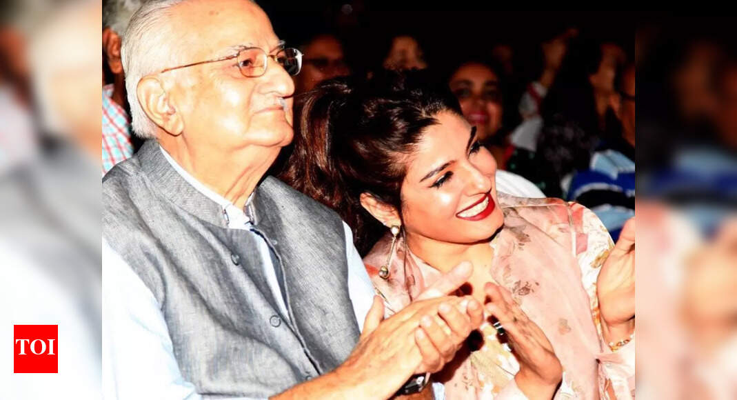Raveena Tandon receives a condolence letter from PM Modi on her father ...