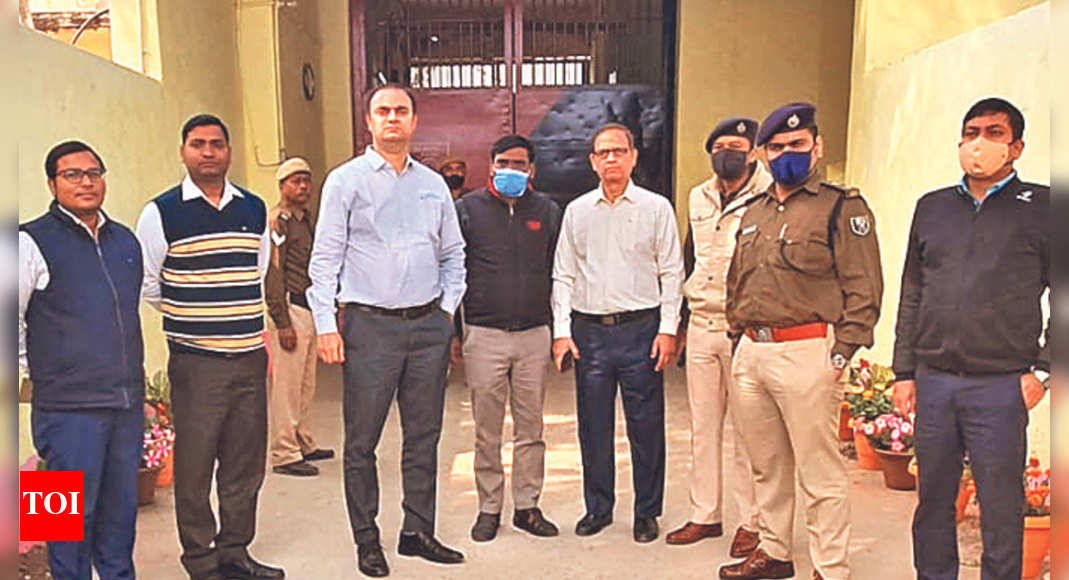 Patna: Knives, Cellphone And Tobacco Seized In Raids On Jails In State ...