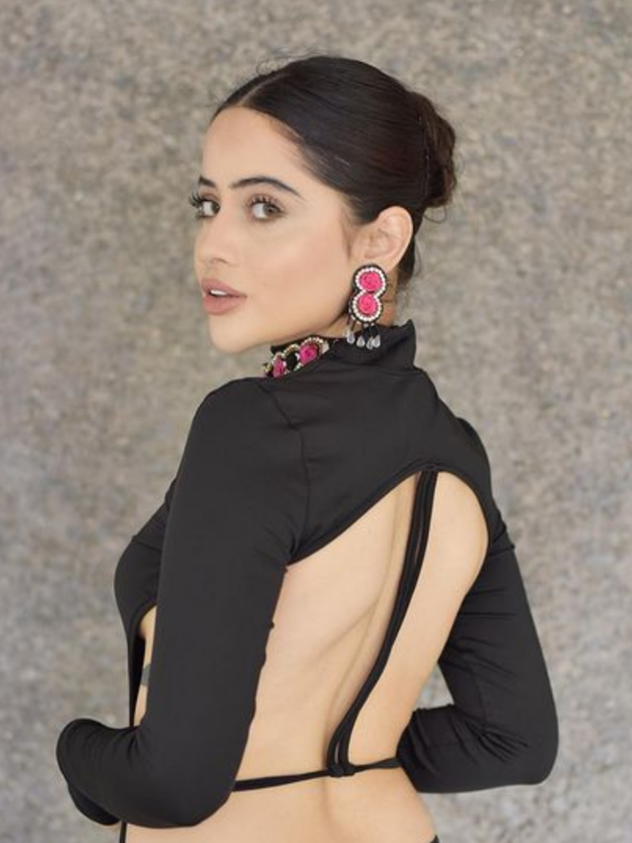 Urfi Javed's oomph-worthy backless outfits | Zoom TV