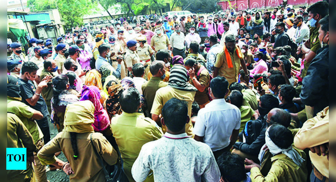 Aapli: Drivers, Conductors’ Strike Affects Aapli Bus Service | - Times ...
