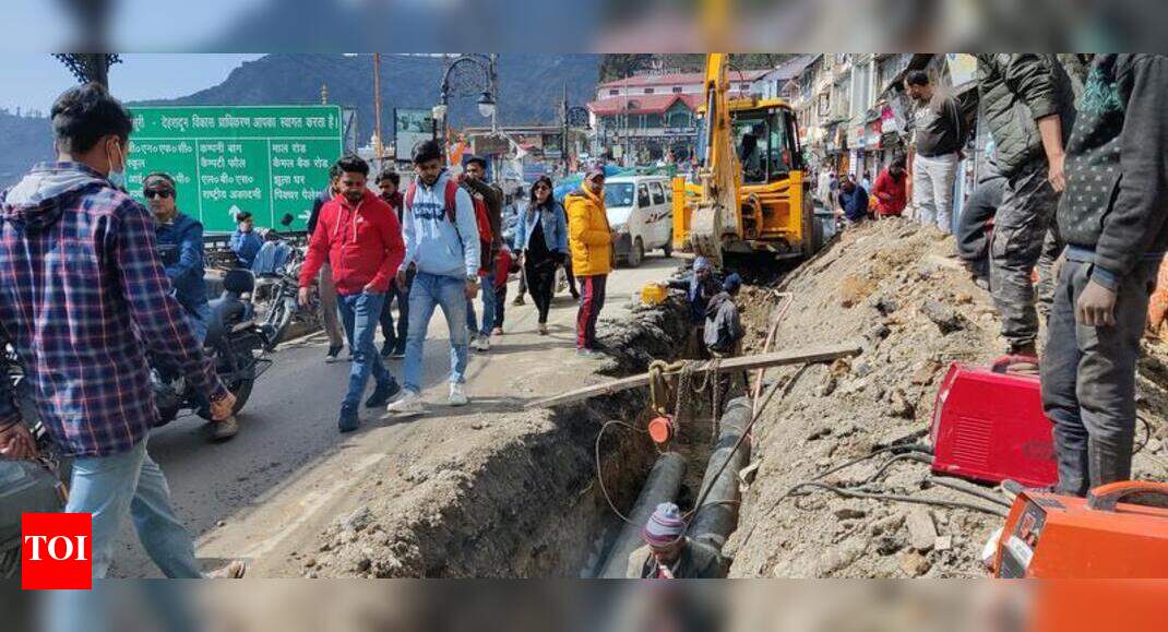 Mussoorie: Work on water pipeline leaves Mussoorie roads in bad shape ...