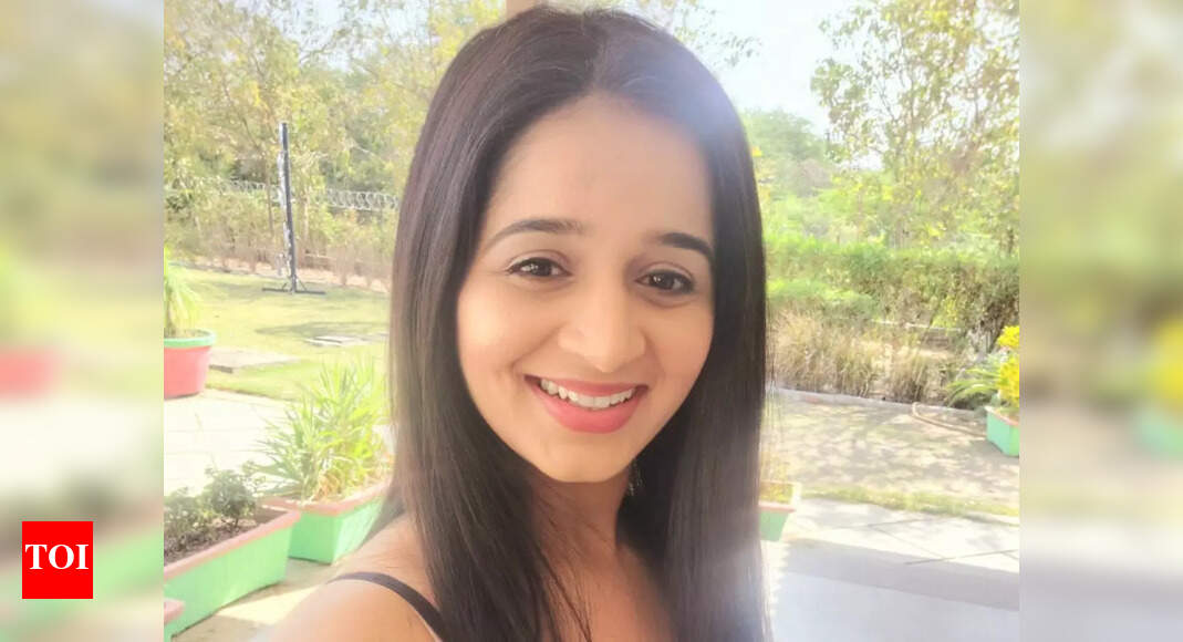 Sheetal Pandya returns to Ahmedabad post marriage to shoot for her next ...