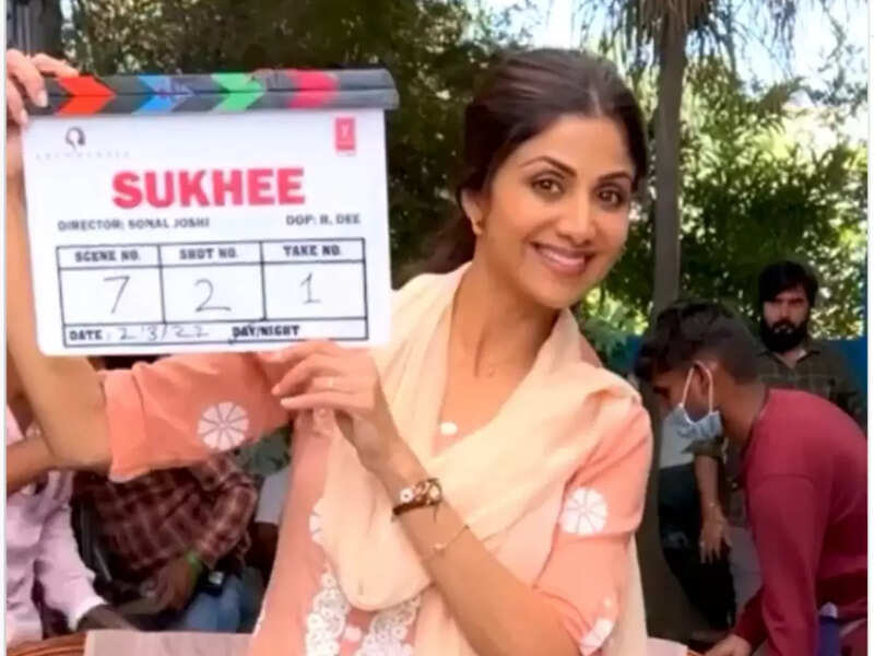Shilpa Shetty Kundra is the happiest as she holds the clapperboard for ...