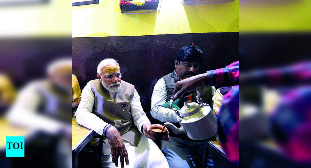 Pappu: Modi Enjoys ‘kulhad’ Tea At Famous Pappu Chaiwala Stall ...