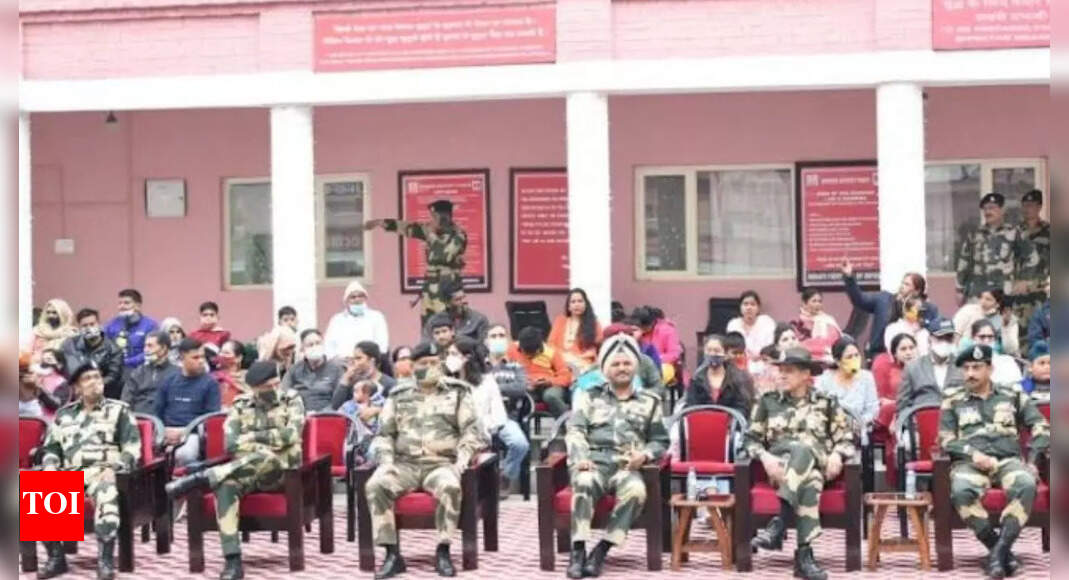 BSF's Retreat Ceremony and Band Display at Octroi Post enthralls large ...