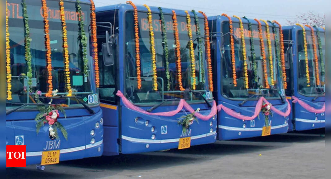 Delhi: Bus fleet past 7,000, ridership nears pre-Covid numbers | Delhi ...