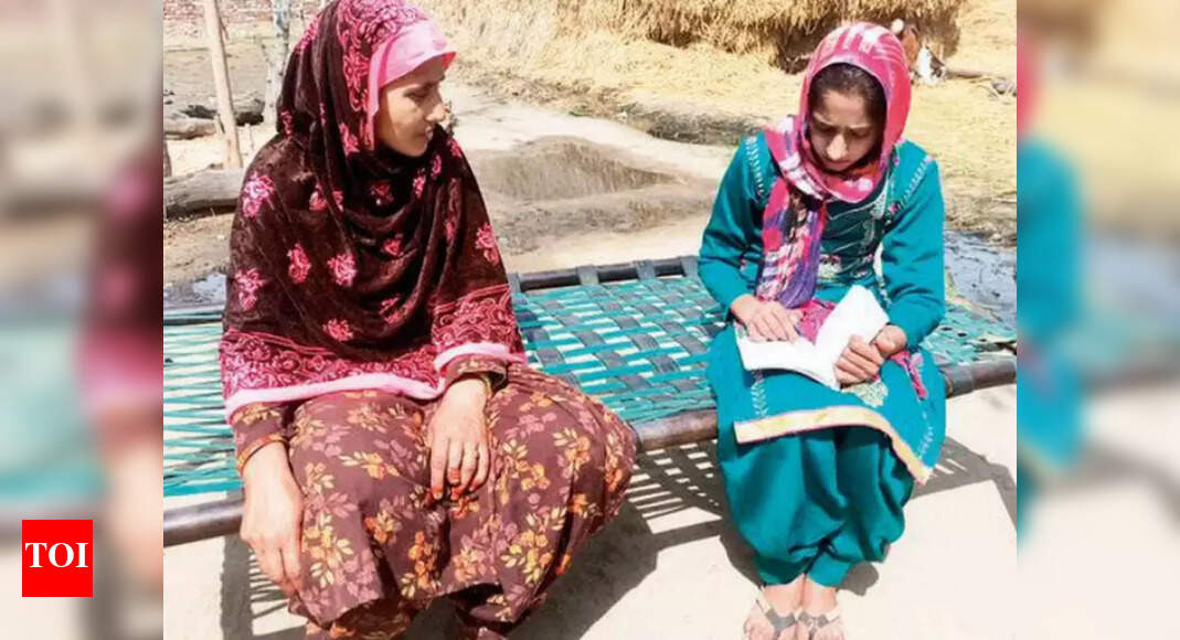 Punjab: Nomad Gujjar mothers who never went to school now making their ...
