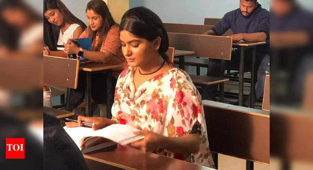 Shruti Rao wraps up the shoot of 'Afsar Bitiya'; pens an emotional note ...