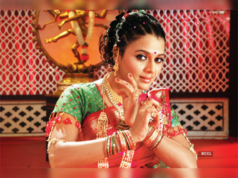 Lavani gets a makeover | Regional Movie News - Times of India