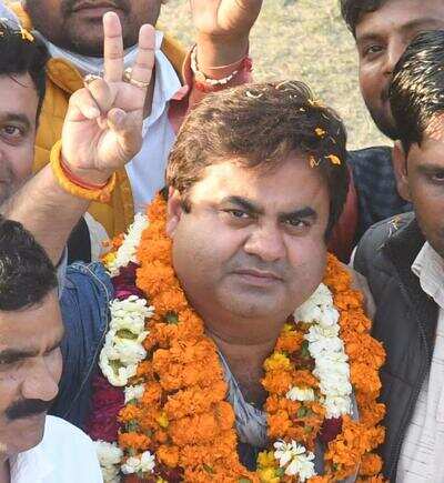 In surprise victory, TV journalist of 'sting fame' Umesh Kumar beats ...