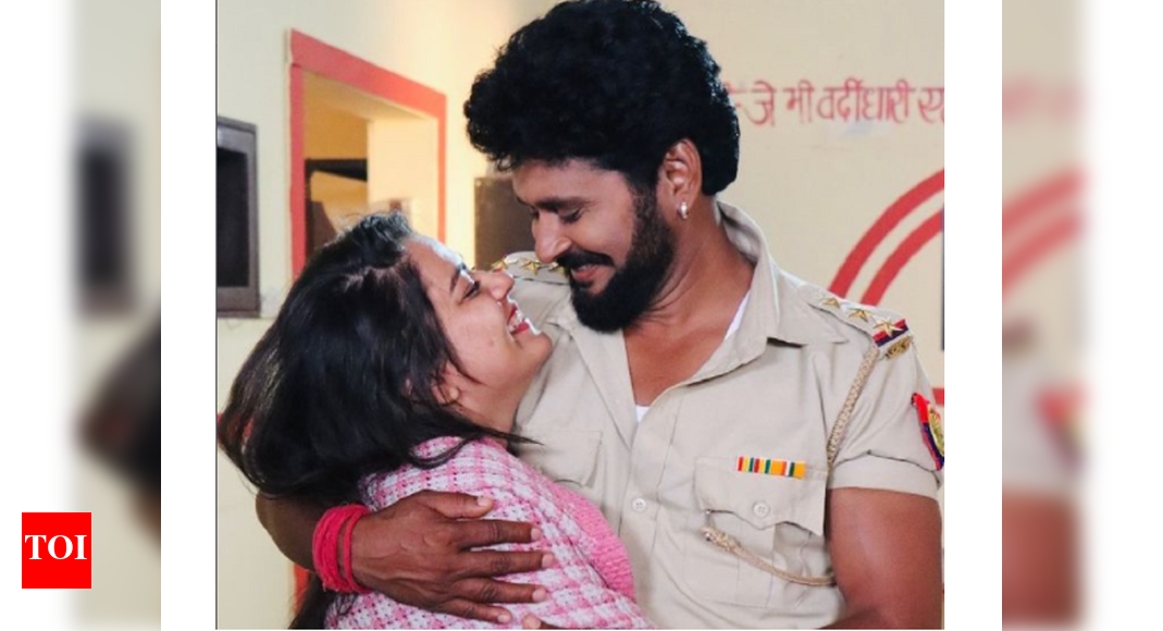 Nidhi Jha and Yash Kumar celebrates one month of engagement | Bhojpuri ...