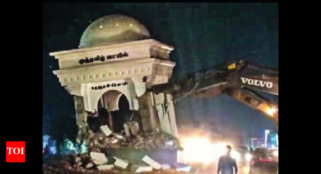 Puducherry: Puducherry landmarks at inter-state border go down for road ...