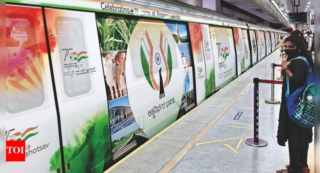 Bmrcl: Train Wrapped In Messages On 75 Yrs Of Independence Unveiled ...