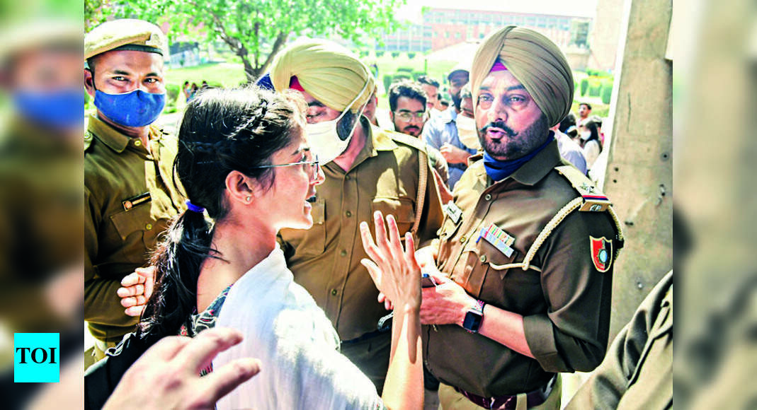 Pu Students Protest Against Issues With Hostels, Mess Rates ...