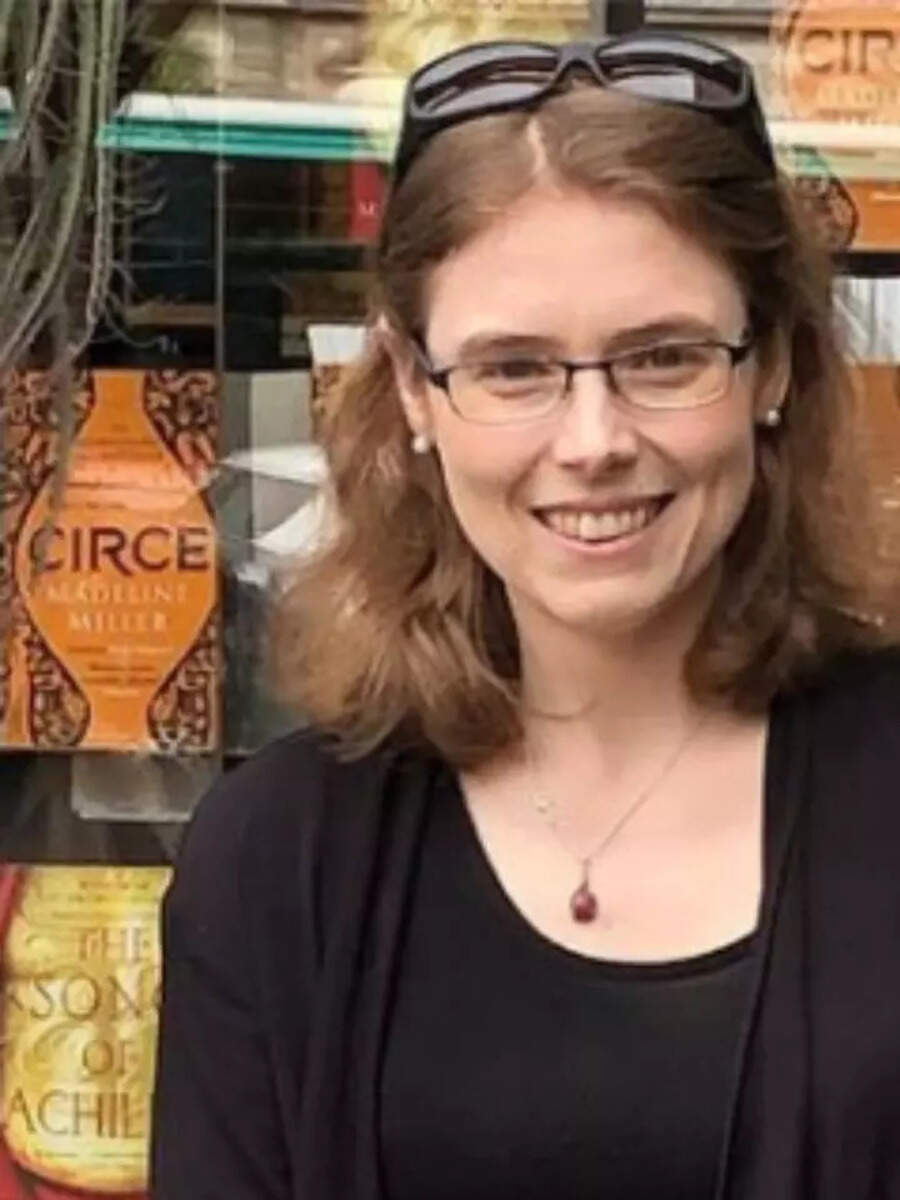 14 books recommended by international bestselling author Madeline ...