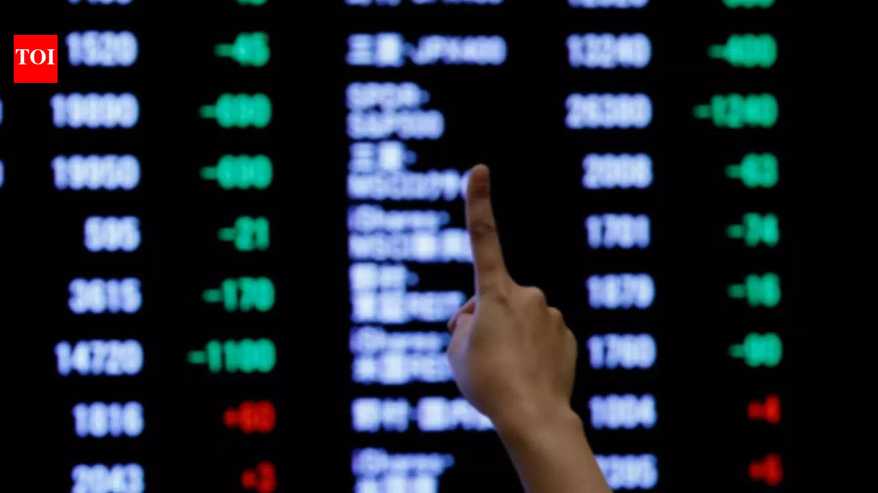 US news LIVE updates: Wall Street opens lower after three-day rally ...