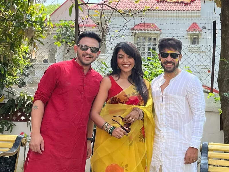 Gourab Chatterjee, Devlina Kumar and Anindya Chatterjee enjoy a trip to Shantiniketan on Holi ...